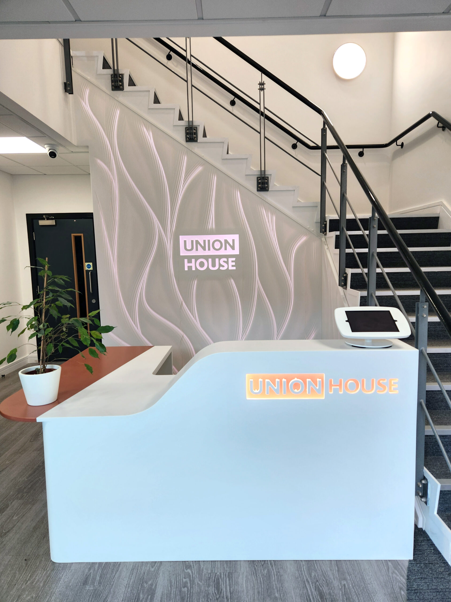 Concept Cubicle Systems: Reception Area Feature Wall - Parametric Walls